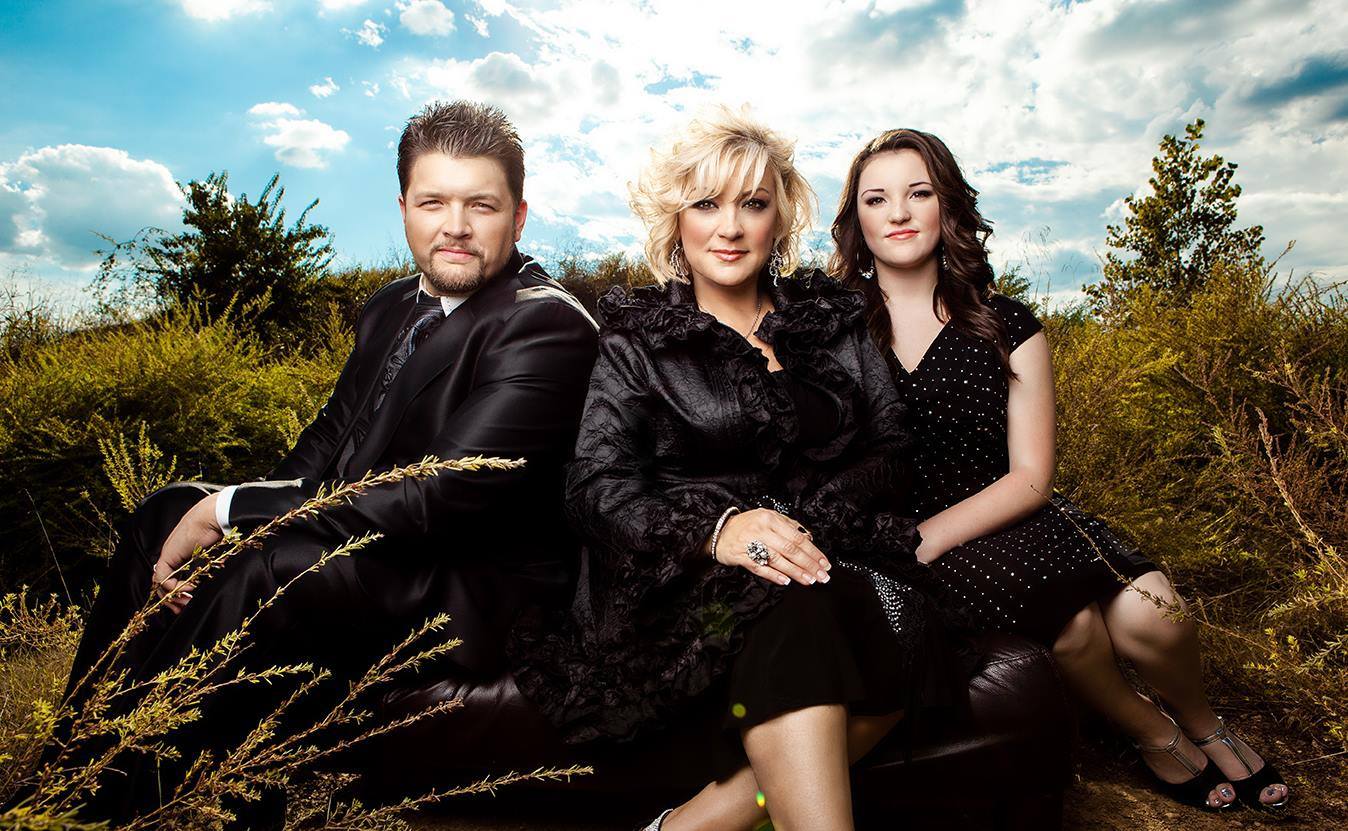 Catching up with the Hinson Family Â - Southern Gospel News SGNScoops Digital